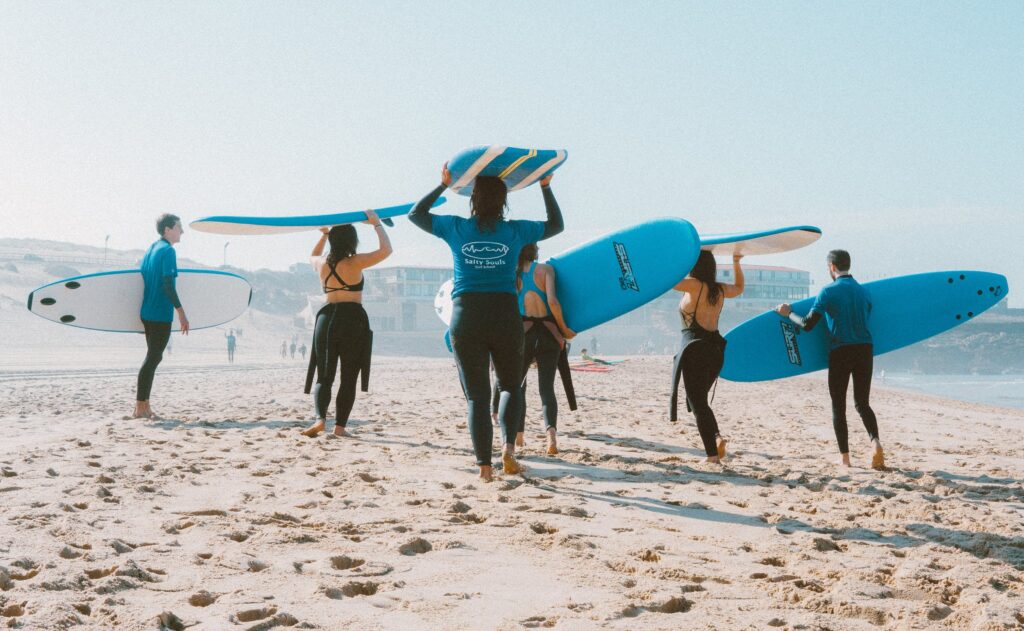 Surf’s Up!: The Benefits of Surfing with Others in Sobriety